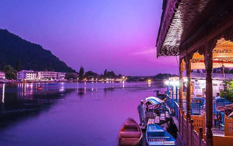 12 Best Places to Visit in Srinagar, Srinagar Tourist Places Guide