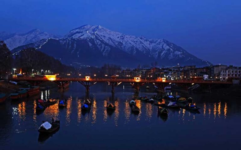 12 Best Places to Visit in Srinagar, Srinagar Tourist Places Guide