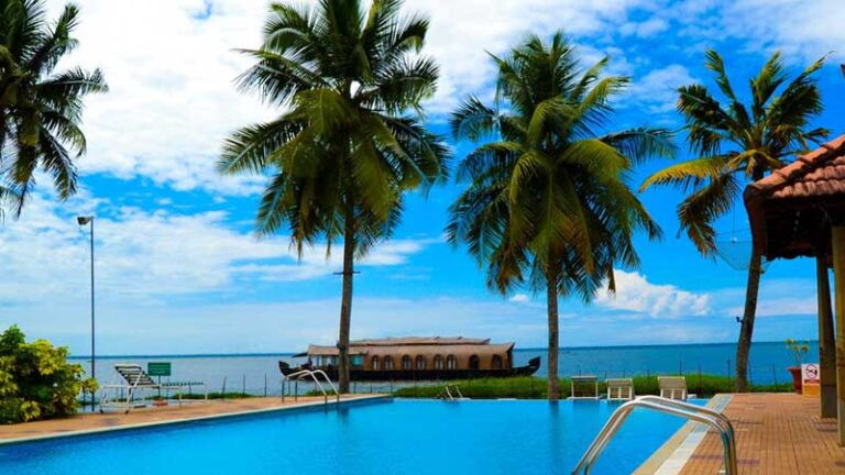 10 Luxury Backwater Resorts in Kerala | Resorts in Kerala Backwater