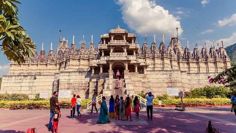 15 Famous Temples in North India from Himalayas to Ganges