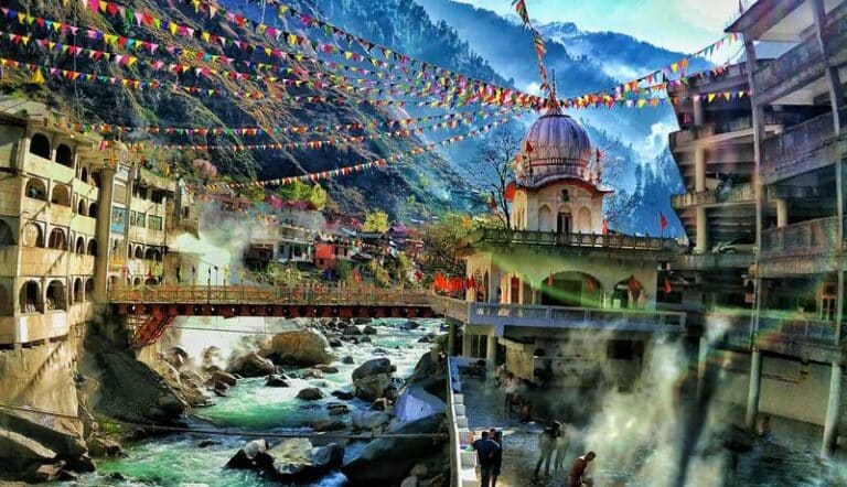 Manali in August : Places to Visit, Things to Do, Weather - Honeymoon Bug