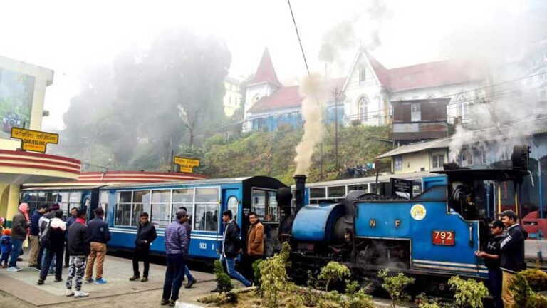 Darjeeling in May 2025: Places to Visit, Things to Do & Travel Tips