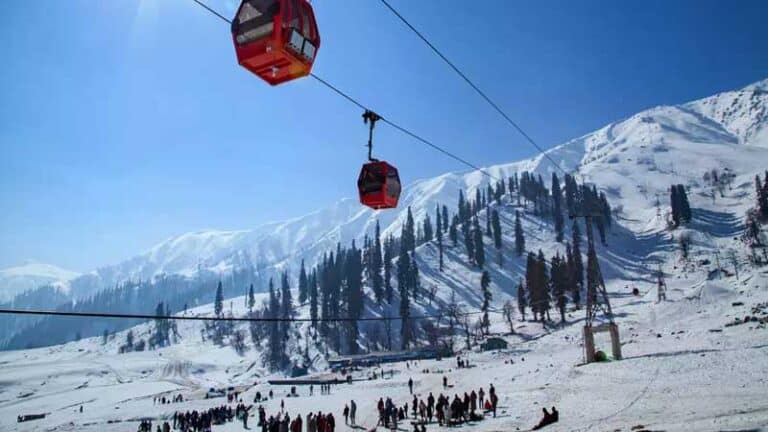 8 Best Places to Visit in February in North India 2024