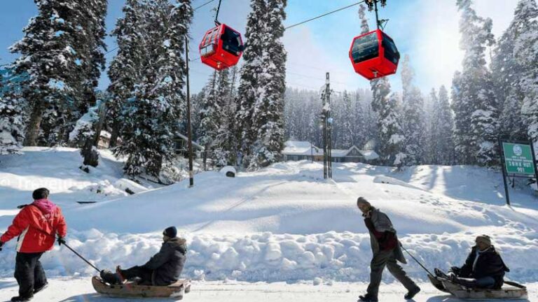 Gulmarg Trip in April 2025: Things to Do & Best Places to Visit