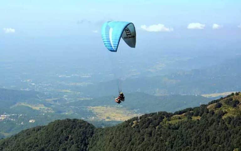 Paragliding in Himachal Pradesh : Book Now @ Upto 30% OFF