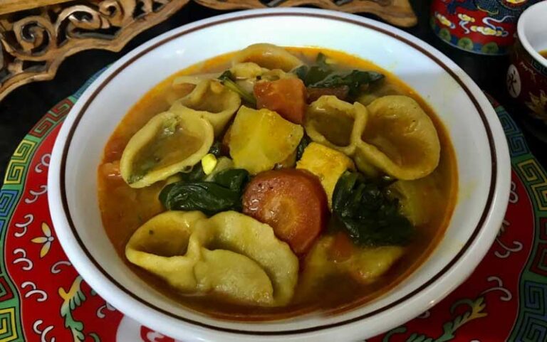 A Complete List of 8 Must Try Dishes of Ladakh - Honeymoon Bug