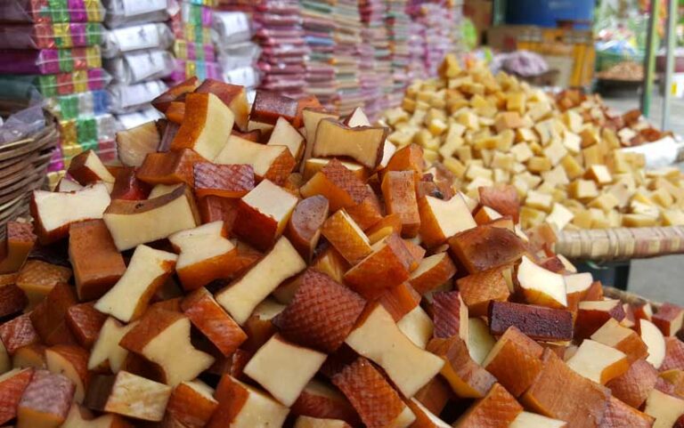 A Complete List of 8 Must Try Dishes of Ladakh - Honeymoon Bug