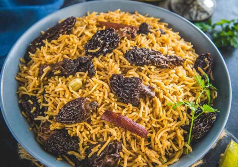 Exploring the 8 Famous Foods in Shimla: A Culinary Journey - Honeymoon Bug