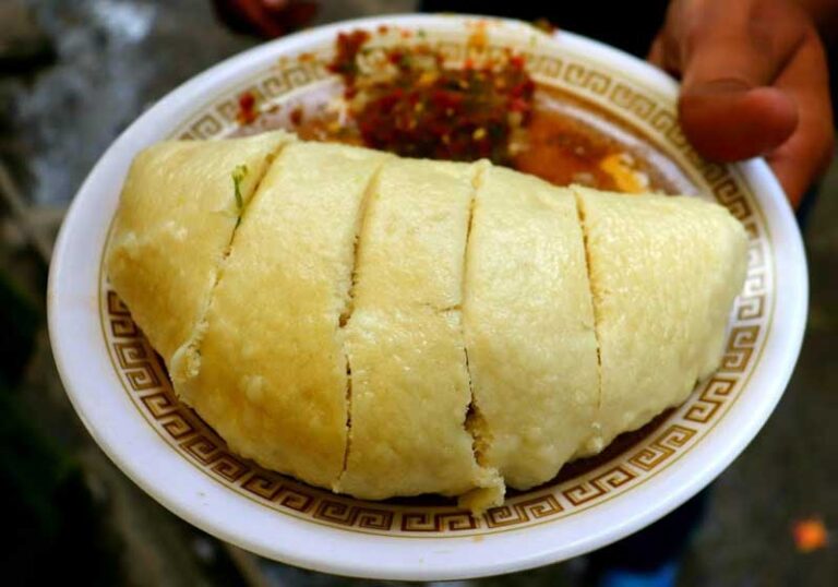 Exploring the 8 Famous Foods in Shimla: A Culinary Journey - Honeymoon Bug