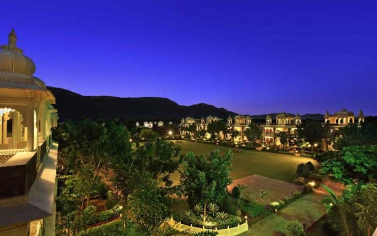 7 Best Resorts in Udaipur near Lake Pichola - Honeymoon Bug