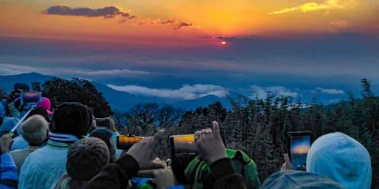 9 Best Darjeeling's Spectacular Sunrise & Sunset Spots